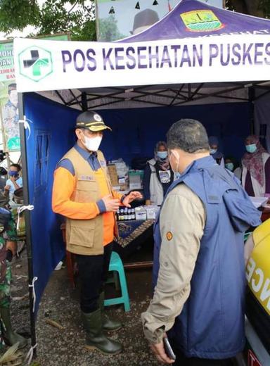 Kepala BNPB Tinjau Penanganan Banjir Di Kerawang Dan Serahkan Bantuan 500 Juta – Siswoyo R, 22 ...