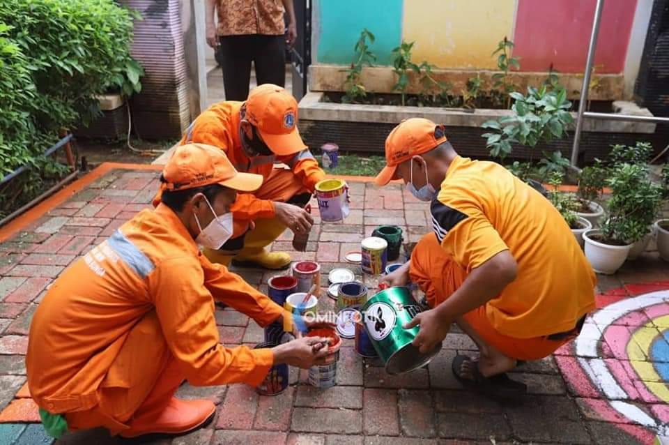 Melihat Aksi PPSU Percantik Kantor Kelurahan Rawa Bunga | AtmaGo