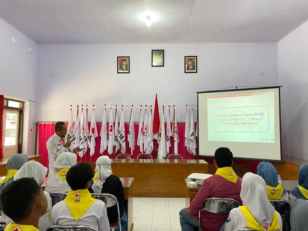 Ghinaa Faadiyah Pimpin FORPIS Banyuwangi tahun 2023-2024 | AtmaGo