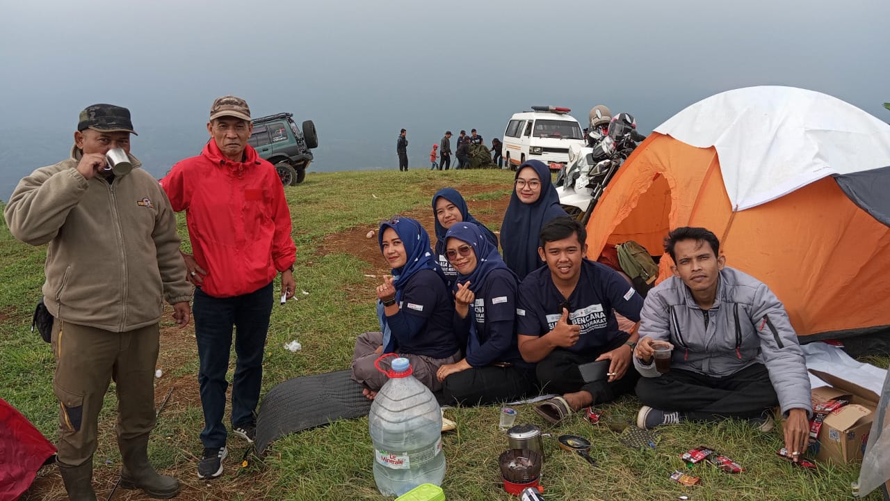 Keindahan puncak peyem rekomendasi buat yang suka camping | AtmaGo