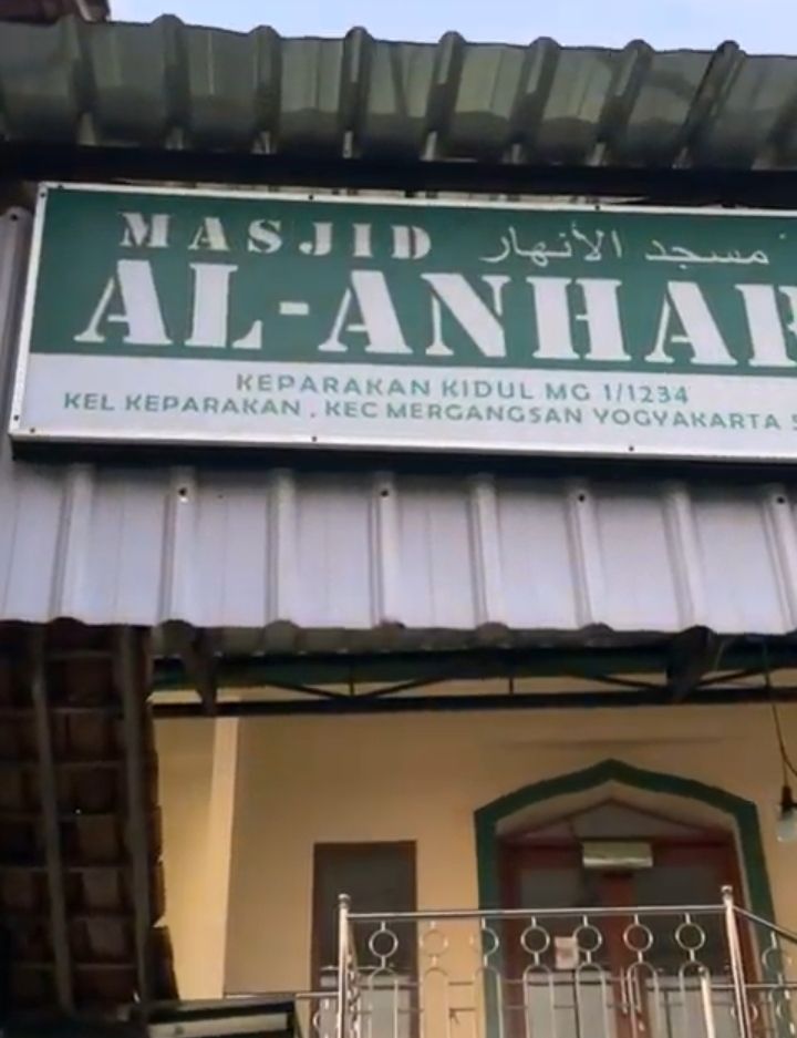 Ust. Wibowo Berikan Kultum tentang Kematian di Masjid Al Anhar ...