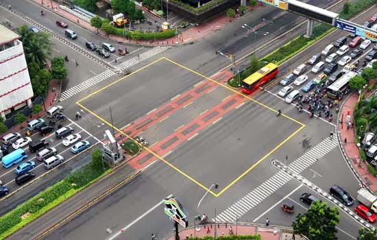 (Info Lalu Lintas) Mengenal "Yellow Box Junction" Yang Baru Diterapkan ...