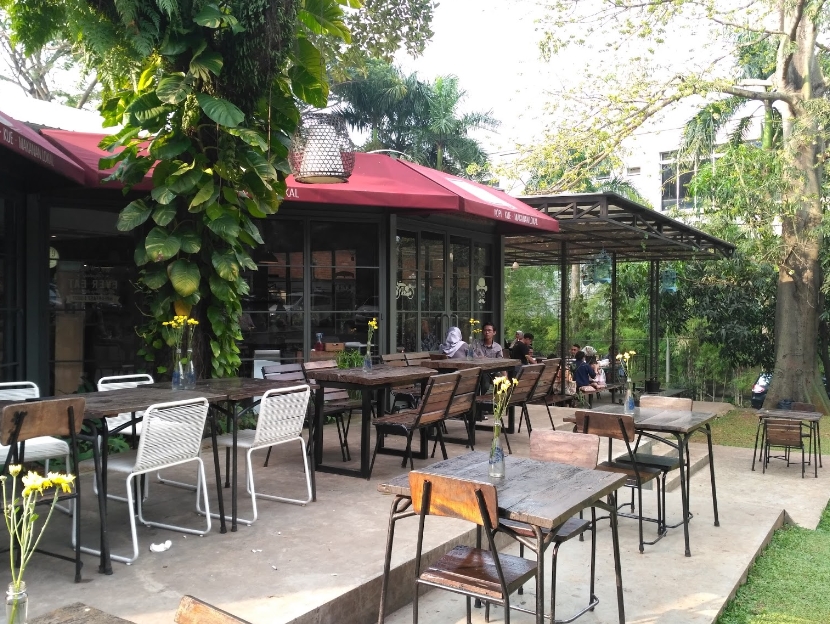 (Lowongan Kerja) Dibutuhkan Cook Helper dan Waiter / Waitress di Lot 9 ...
