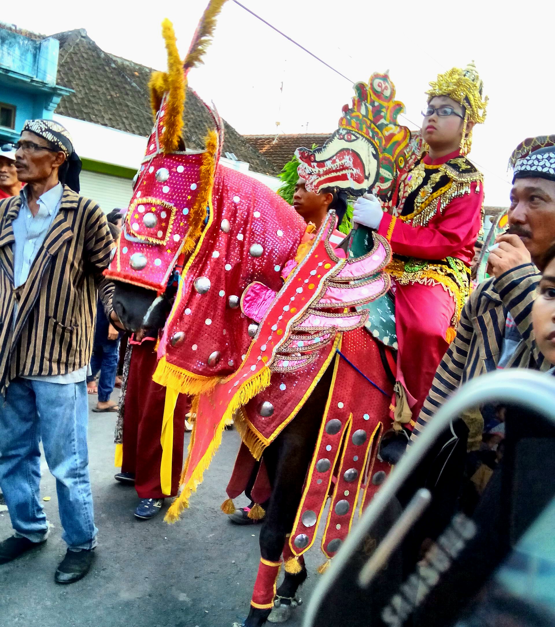 Kesenian Jaran jenggo atau kuda goyang | AtmaGo