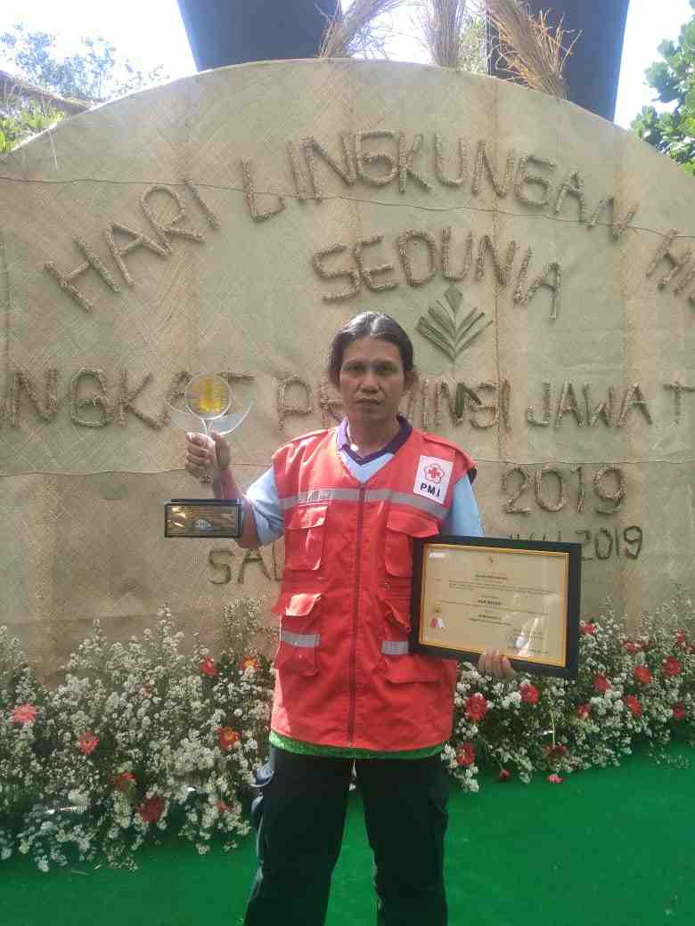 SIBAT PMI Batang terima penghargaan tertinggi KALPATARU dari Gubernur ...