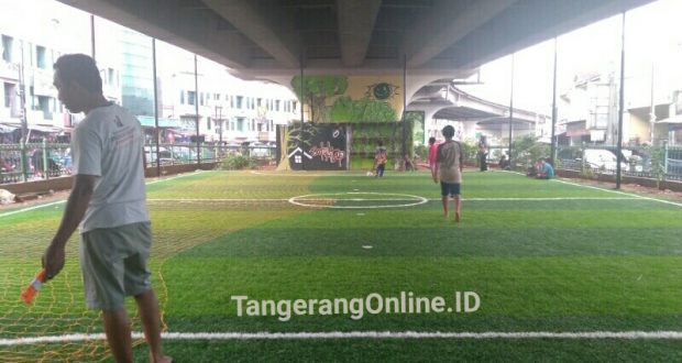 Kolong Flyover Ciputat Jadi Lapangan Futsal | AtmaGo