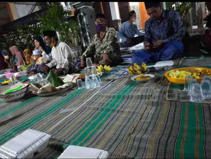 Malam Tirakatan, Tradisi di Malam Agustusan | AtmaGo